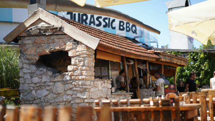 Jurassic Barbecue: 5-Star Sizzling Delights Await!