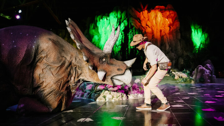 Dinosaur Show: 30-Min of Mesmerizing Drama at Dinopark!