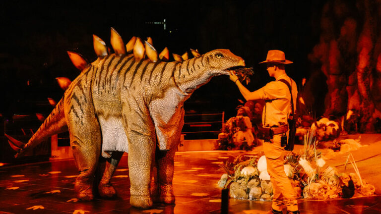 Dinosaur Show: 30-Min of Mesmerizing Drama at Dinopark!