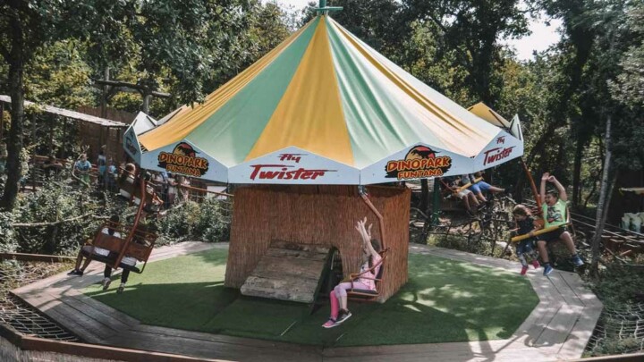 Twister Fly: 6 Spiraling Thrills at Dinopark!